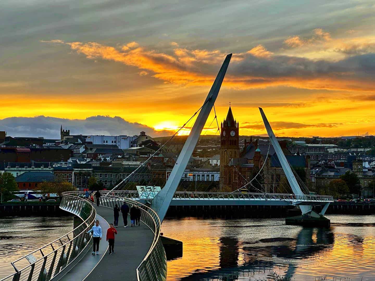 Explore Derry: The Ultimate Guide to the Walled City | Causeway Coast ...